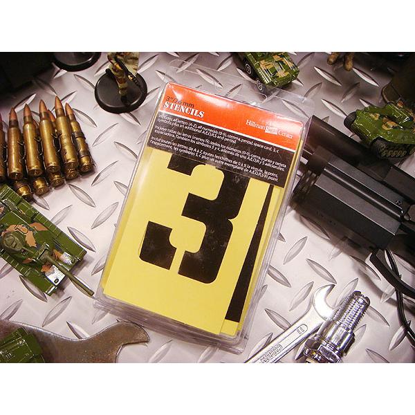 U.S.アーミーなどが戦車やミサイル木箱なんかに入れてるあのステンシルの英文字を再現できちゃうのがこのステンシルプレート！今回のヤツは材質がオイルコート紙製なんです。通常はメタルプレートが一般的なんですが、この厚紙（オイルコート紙）という素...