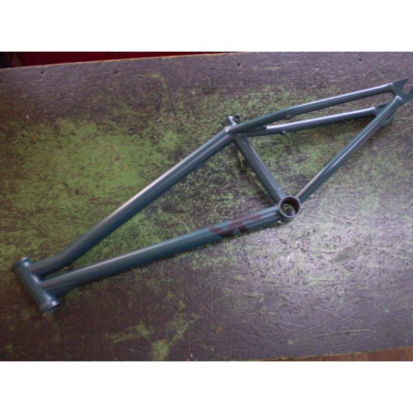 2023 HERESY ASCEND FRAME 20"  W/REMOVABLE /  SILKY DARK EMERALD20インチ用TT：20台座：脱着式（部品付属します）メーカー公表重量：2.1Kgヘッド仕様：インターナルヘッドセッ...
