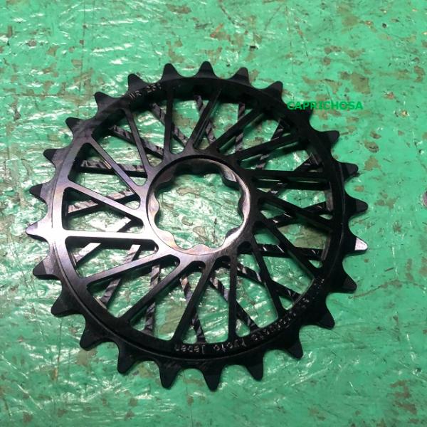 材質：A2024-T351厚み：6mm歯数 :  25T穴径：Profile Universal Chainwheel Adapterでスプライン19mm,22mmに対応カラー：Black★装着にはProfile Universal Cha...