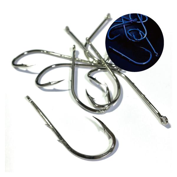 三徳針　4/0　ケイムラコート　　カラー：白金（銀）入数：８本※はりよし社の針を使用大きなトラフグ、太刀魚に最適です。環付きケン付きヒネリケイムラ塗料は、針同士のこすれ・仕掛け使用時などに剥がれたりする場合があります。ご了承くださいませ。＜...