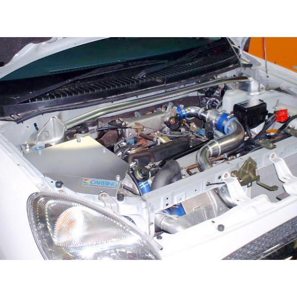 【メーカー名】オクヤマ【商品名】ストラットタワーバー【メーカー品番】621 702 1【自動車メーカー】ダイハツ【車種】ストーリア×4【型式】M112S【F/R】フロント【タイプ】Iスタンダードな2点支持、ジョイントレスの一体型。【材質】アルミ