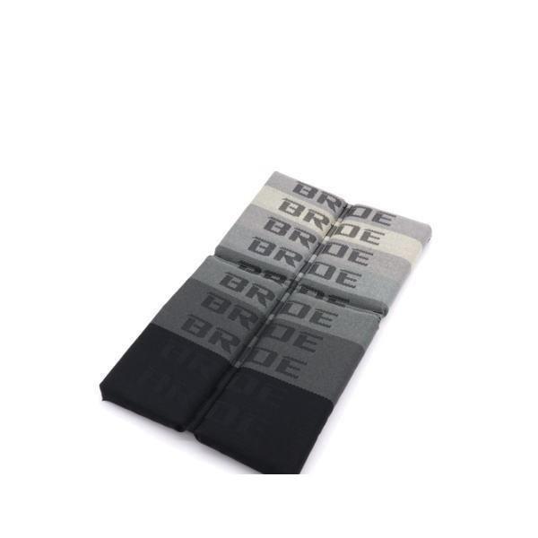 あなたのシートのリフレッシュに、また自分だけのカラーリングにドレスアップできるシートクッションです。/ *掲載写真の色調は、表示する画面や設定によって実際の製品と多少異なる場合がございます。/ *BRIDEロゴの位置は、製品により異なります。