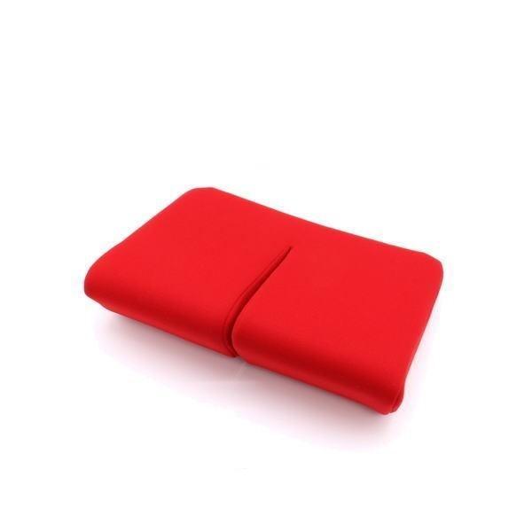 あなたのシートのリフレッシュに、また自分だけのカラーリングにドレスアップできるシートクッションです。/ *掲載写真の色調は、表示する画面や設定によって実際の製品と多少異なる場合がございます。