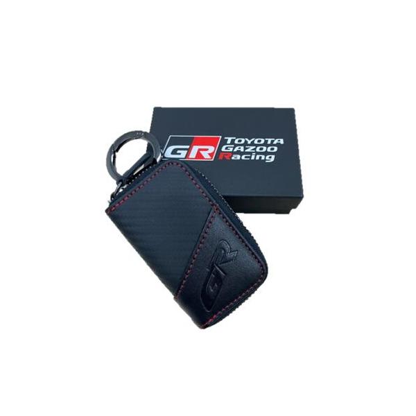 トヨタガズーレーシングコレクション 公式グッズケースサイズ：縦：8.5cm × 横：6.1cm × 厚さ：2.5cm素材：本体：レザー、PUレザー　ハトメ：鉄　チェーン：鉄　二重環：鉄　カシメ：鉄　ジッパー部：銅 　丸カラビナ：亜鉛合金備考...
