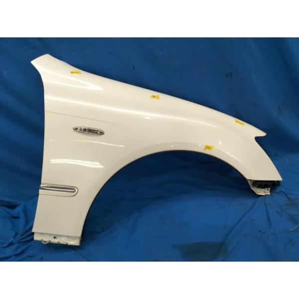 **** 商品説明を必ずご確認ください ****部品管理番号：241219000210600メーカー純正品番：53811-30A00部品名：右Fフェンダー部品区分：リサイクル品車名：クラウン車両タイプ名：4ドアセダン通称型式：GRS182A...