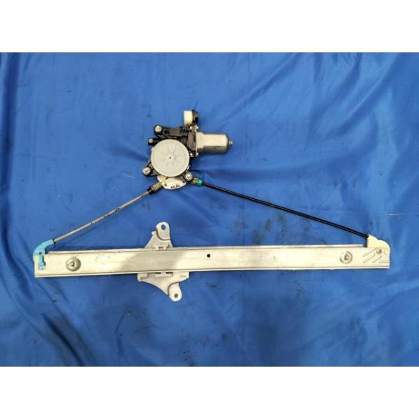 **** 商品説明を必ずご確認ください ****部品管理番号：250808000213120メーカー純正品番：85710B2011部品名：右Fドアレギュレータ・モーター部品区分：リサイクル品車名：ルクラ車両タイプ名：5ドアハッチバック通称型...