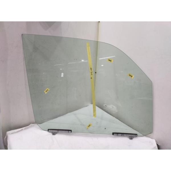 **** 商品説明を必ずご確認ください ****部品管理番号：251201000513130メーカー純正品番：MR401650部品名：右Fドアガラス部品メーカー品番：M2H3部品区分：リサイクル品車名：トッポ車両タイプ名：5ドアハッチバック...