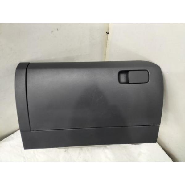 **** 商品説明を必ずご確認ください ****部品管理番号：260218000470210部品名：グローブBOX部品区分：リサイクル品車名：VW ポロ車両タイプ名：5ドアハッチバック通称型式：6C13EZ認定型式：DBA-6RCJZ年式：...