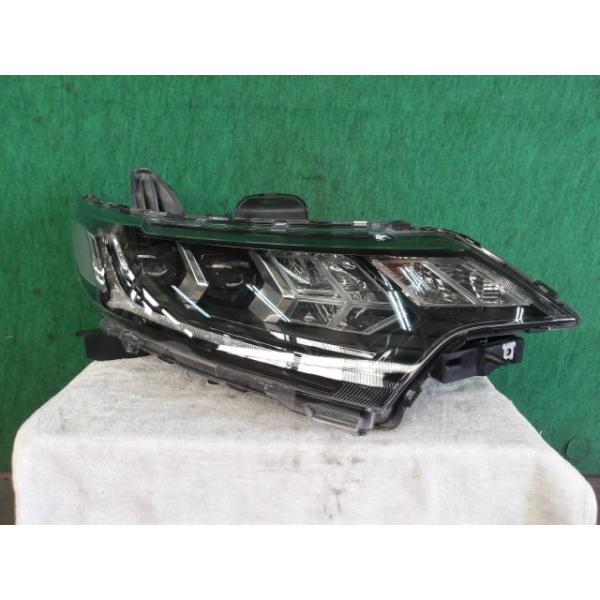 **** 商品説明を必ずご確認ください ****部品管理番号：000002408510800メーカー純正品番：8301D330部品名：右ヘッドランプASSY部品メーカー品番：22060部品区分：リサイクル品管理品番：024085車名：アウト...