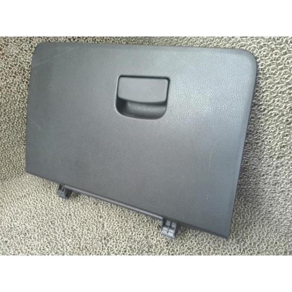 **** 商品説明を必ずご確認ください ****部品管理番号：231002000170210メーカー純正品番：SU003-01953部品名：グローブBOX部品区分：リサイクル品車名：８６車両タイプ名：2Dクーペ通称型式：ZN6A2E7認定型...