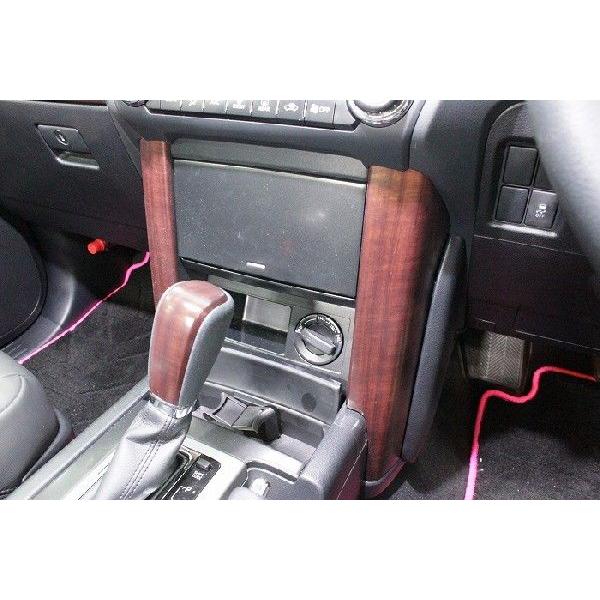 トヨタ純正ならではの高品質！TZ-G純正ウッド調センターパネル（小物入れ横）TXグレードの室内をグレードアップ！！※画像のシフトノブは別売りとなります。【ご注意】こちらの商品は取り寄せとなります。お届けまでにお時間がかかる場合がございますの...