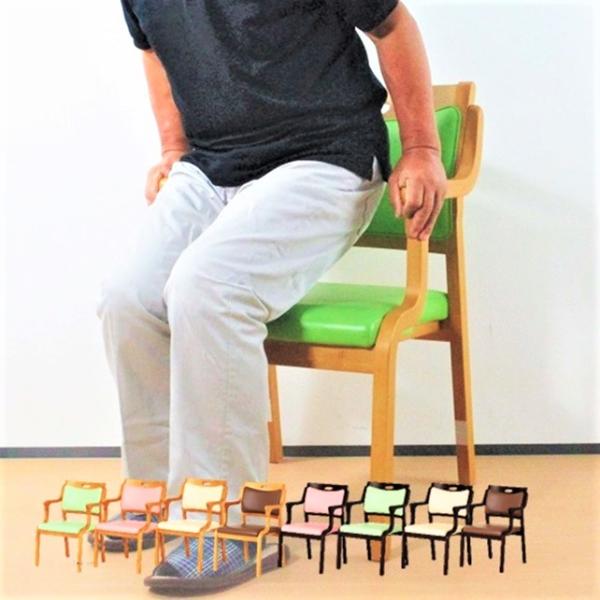 Care−111-AC　・耐次亜塩素酸　耐アルコール・座面にはウエービングテープを使用体圧分散に優れて、腰に負担が少なく、永く腰かけていても疲れにくい。・サイズ　巾510×奥540×高775（座高410）　　肘高605ｍｍ・フレーム　天然木...