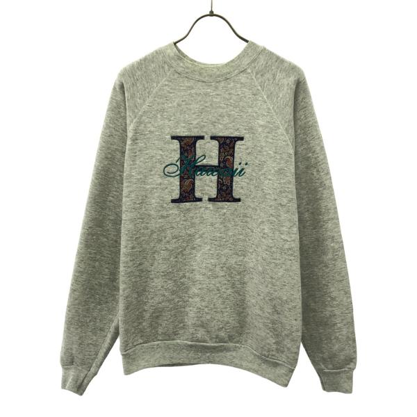 ■ 商品詳細 ■ブランド：ブリタニア / BRITTANIA対象：レディース生産国：アメリカアイテム：スウェットサイズ表記：M※参考サイズ：レディースMサイズ相当 ※実寸サイズを参考にしてください。着丈：約62cm身幅：約51cm裄丈：約9...