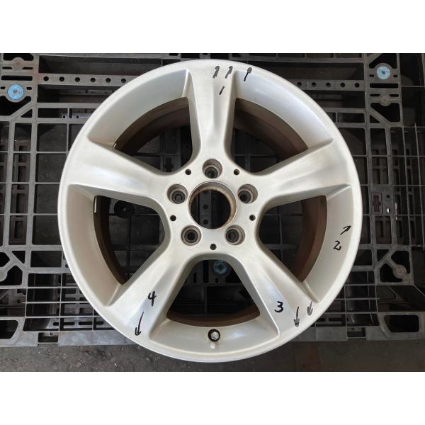 メルセデス・ベンツCクラスセダン  W203ステーションワゴン  S203クーペ   C203 etcアルミホイール8J × 16インチ ET32A2034013102B6 647 06 081本※スマートフォン版からはすべての情報が閲覧で...