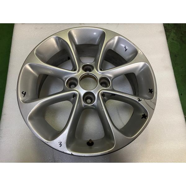 スマートフォーツー  C453フォーフォー  W453アルミホイールリア用5.5J × 15イン チ CH-42A4534014000１本※スマートフォン版からはすべての情報が閲覧できないため、詳細はＰＣ版でご確認下さい。 