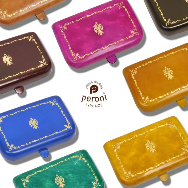 【発売日：2012年04月05日】500年以上続くイタリア・フレンツェの熟練の技で作られる革小物の世界的ブランド【peroni（ペローニ）】より豪華な22金の金箔押しをあしらったカードケースが登場！33もの行程を全てハンドメイドで作るので、...