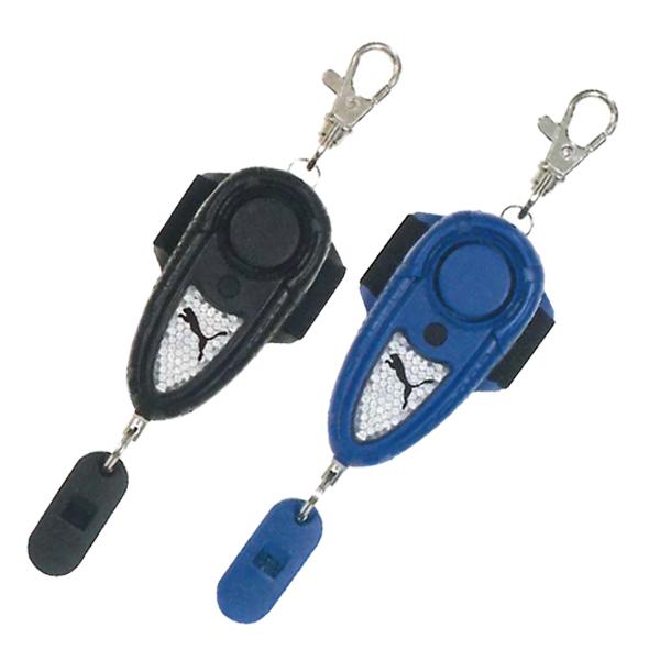 PUMAのかっこいい防犯ブザーです。音・光・耐水のトリプル機能！カラフルに光るライト付き。ボタン1回押しで多色に点滅、2回押しで単色に点滅。危険を知らせる90ｄｂの大音量アラーム。パッキン内蔵で雨の日も安心。点滅式ＬＥＤライトで暗い道でも安...