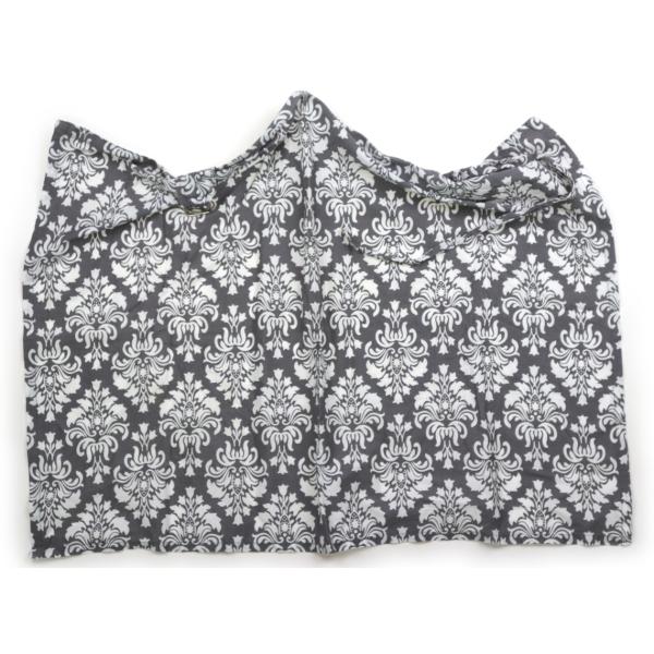 ブランド：Udder Covers(アダーカバーズ)カテゴリー：授乳ケープ・カバーサイズ：ママ向けアイテム色：グレー、白い総柄状態：★★記名：なしジャンル：Mother約59×80cm。上部に汚れがありますが、まだお使い頂けそうです。