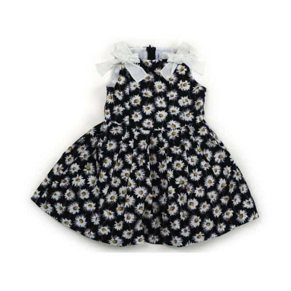 ブランド：Simonetta(シモネッタ)カテゴリー：ワンピースサイズ：100サイズ色：ブラック・オフホワイト花柄状態：★★★記名：なしジャンル：Girl実際のサイズ表記は107ｃｍです。裏地付きです。後ろファスナー開き。ループはありますが...