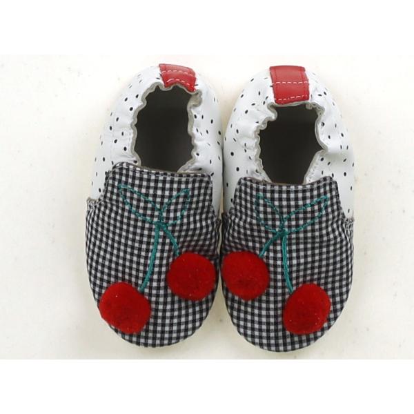 ブランド：ROBEEZ(ロビーズ)カテゴリー：室内用ベビーシューズサイズ：靴ベビー12cm以下色：オフ・ブラックドット・チェック・サクランボ状態：★★★★記名：なしジャンル：Girl実際のサイズ表記は3-12monthsです。アウトソール実...