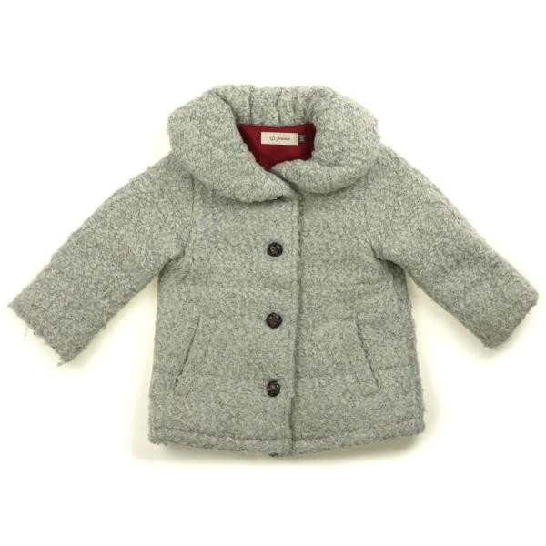 ブランド：DADWAY(ダッドウェイ)カテゴリー：コート・ジャンパーサイズ：90サイズ色：グリーングレー状態：★★★記名：なしジャンル：GirlD.fesenseです。アクリル・ウール・ポリエステル素材。中綿入り。前ボタン開き。やや毛羽立ち...