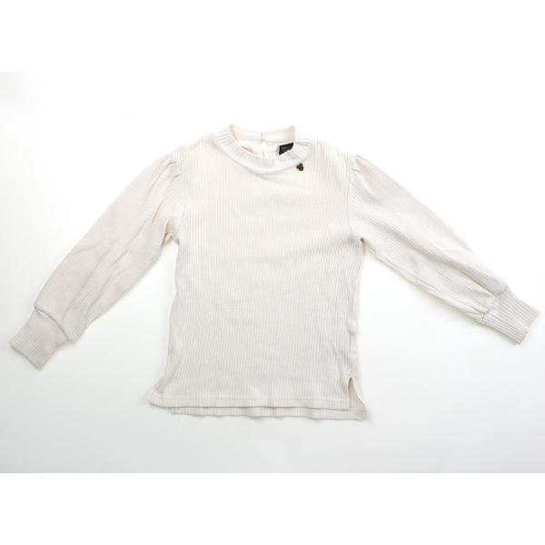 ブランド：petit main(プティマイン)カテゴリー：Tシャツ・カットソーサイズ：130サイズ色：オフホワイト状態：★★（返品不可）記名：なしジャンル：Girl全体に洗いざらし感と毛玉感、両袖に黄色っぽい薄汚れが見受けられます。