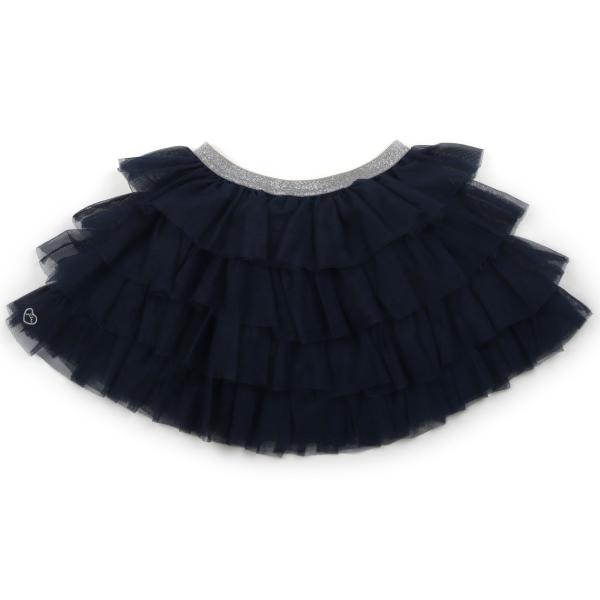 ブランド：Chateau de Sable(シャトードサーブル)カテゴリー：スカートサイズ：130サイズ色：ネイビー・シルバー状態：★★（返品不可）記名：なしジャンル：Girl実際のサイズ表記は10ans。チュール生地でシャツ地の裏地付き。...