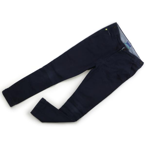 ブランド：Sergent Major(セルジャン・マジャール)カテゴリー：パンツサイズ：140サイズ色：ダークブルー状態：★★（返品不可）記名：なしジャンル：Boy実際のサイズ表記は10ANS(140)。前ファスナー・フックタイプ。全体的に...