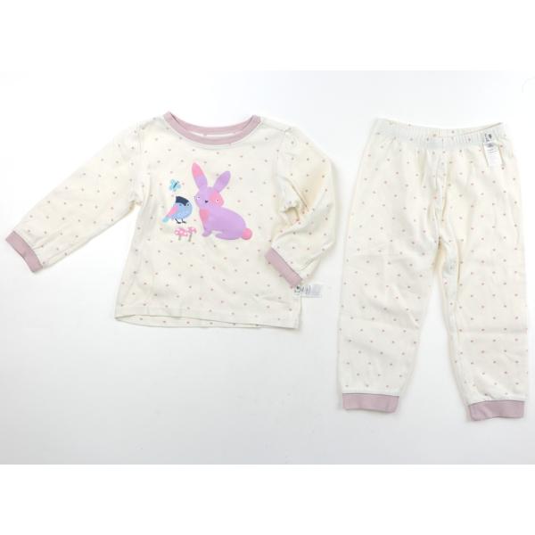 ブランド：Dave&amp;Bella(デイブアンドベラ)カテゴリー：パジャマサイズ：100サイズ色：ホワイト・ピンクドット状態：★★（返品不可）記名：なしジャンル：Girl天竺カットソー。トップスとボトムス共に背中に薄っすらと黒いシミがあ...