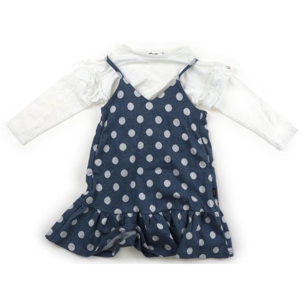 ブランド：Noeil(ノイユ)カテゴリー：ジャンパースカートサイズ：110サイズ色：ブルー　ドット状態：★★★記名：なしジャンル：Girlポリ地のジャンパースカートにカットソー付きで、袖に薄いシミがあります。