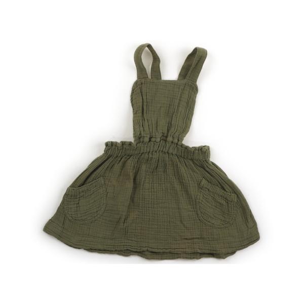 ブランド：ZARA(ザラ)カテゴリー：ジャンパースカートサイズ：95サイズ色：オリーブ状態：★★★記名：なしジャンル：Girl実際のサイズ表記は98cmです。品質タグが切られています。Wガーゼ生地です。前ヨークと前スカートに引っ掛け傷があり...