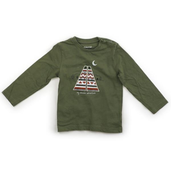 ブランド：Mayoral(マヨラル)カテゴリー：Tシャツ・カットソーサイズ：90サイズ色：カーキ状態：★★（返品不可）記名：なしジャンル：Boy実際のサイズ表記は24m/92cm。胸元にシミあり。毛羽立ちがありますが、普段使いにいかがでしょうか。