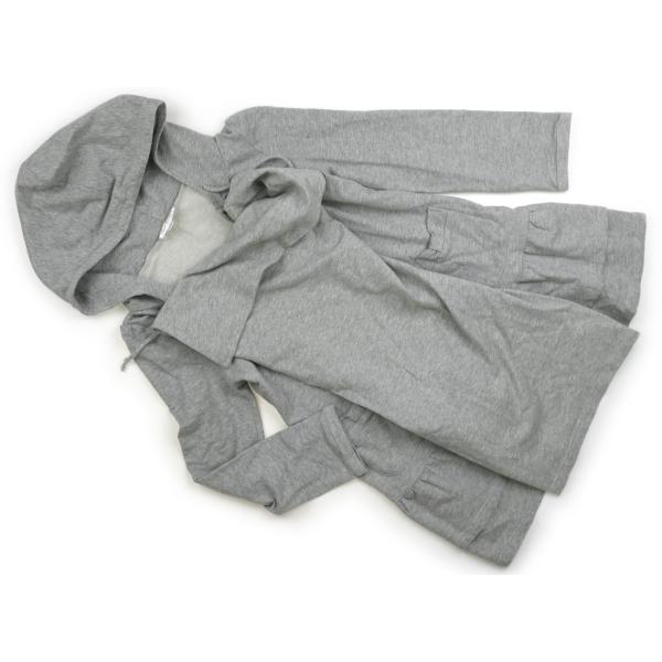 ブランド：Sweet Mommy(スウィートマミー)カテゴリー：マタニティトップスサイズ：ママ向けアイテム色：グレー状態：★★★★記名：なしジャンル：Mother前のファスナー部分に取り外し可能なダッカー付きのパーカーです。実際のサイズ表記...