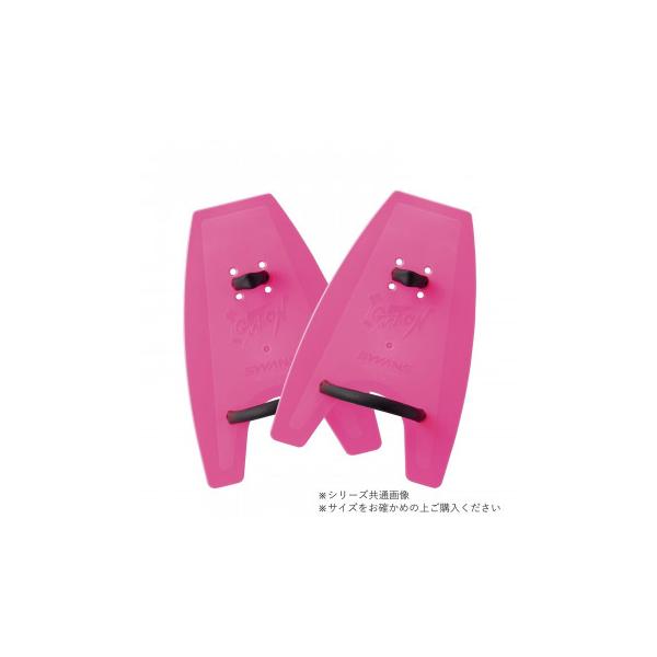 手首の動きが自由になる事でより早いキャッチの為の 入射角度が得られます。指先をパドルから出すことで水の感覚を逃がしません。パドルの抵抗により推進力を増加します。パドルの抵抗により筋肉への負荷を高めます。4泳法に対応します。