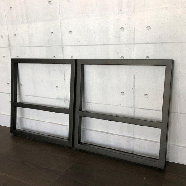 お持ちの天板（座面）や、お好きな材料で製作された天板（座面）に合わせてご使用いただくテレビボード用スチール脚です。存在感のあるスチール脚で、スタイリッシュな雰囲気を演出。【本体サイズ(約)】高さ357mm×幅350mm×奥行き20mm   ...