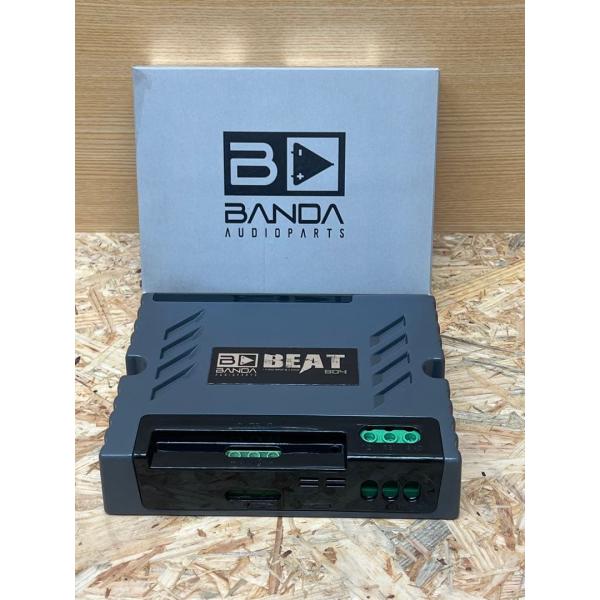 モノラルアンプでハイパワー且つコンパクトで再生周波数の幅も広いのでサブウーファーからフルレンジスピーカーなど様々な使用方法が可能です。カーオーディオや外向きオーディオでは左右にこのアンプを１枚ずつ使用することでステレオ再生も可能でハイパワー...