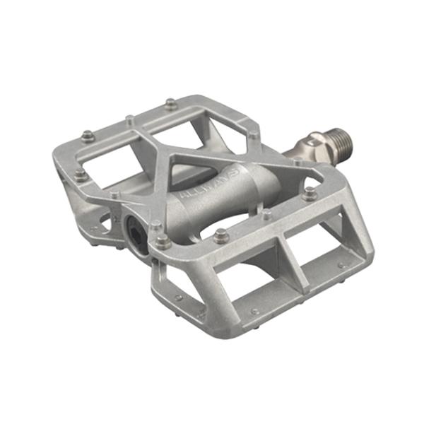 オフロードからアーバンスタイルまで多目的に使用できる“オールウェイズ”。 スムーズな回転と耐久性を誇るトリプルシールドベアリングを採用。Allways●アルミ合金 ボディ●トリプル シールド ベアリング●9/16" アクスル●L110 x ...