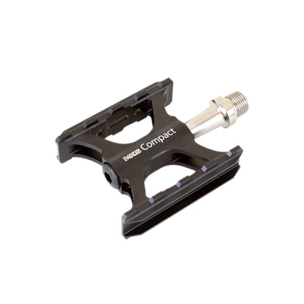 ・CNC機械加工＆押し出しアルミワンピースボディの軽量小型モデル・街乗りに最適な両面踏みタイプ・高い回転性能のシールドベアリング採用●素材： アルミニウム●踏み面： 両面●ベアリング： シールドベアリング＆ブッシュ●トウクリップ装着：不可●...