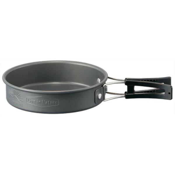 バーベキューやキャンプなどのアウトドアに大活躍のアルミフライパンです。軽量なので持ち運びに便利♪【サイズ】約14cm　外寸サイズ：約直径15.2×3.5cm　ハンドルの長さ：約9cm【重量】115g【容量】0.55L【材質】　本体：アルミニ...