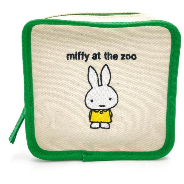 ［商品仕様］【サイズ】約H130×W130×D45mm 【素 材】綿・ポリエステル・ナイロン・亜鉛合金 【仕 様】絵柄は刺繍仕様、内側に1ポケット付 【特 長】人気の絵本を選定、ブルーナ・カラーを使用した特別なシリーズ 【生産国】中国［特記...