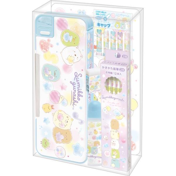 ［商品仕様］【パッケージサイズ】約255×186×38mm【内容】自由帳、下敷、まとまるくん消しゴム、かきかた鉛筆(2B)1ダース、キャップ、のり、ソフトペンケース【仕様】透明箱入り【生産国】日本【特長】新入学のプレゼントにもお勧めです！［...