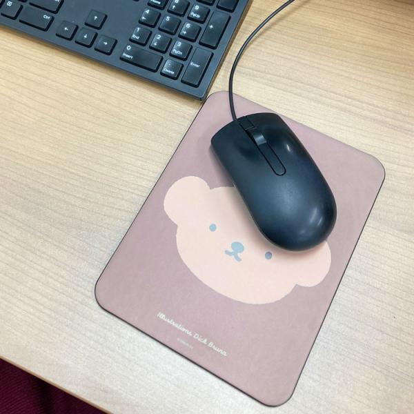 ［商品仕様］厚みがあるハードタイプのマウスパッド。光学式マウスにも対応！ 【パッケージサイズ】約H236×W158×D5mm 【素材】PU 【生産国】中国［特記事項］※画像はあくまでも商品イメージになります。実際の商品と色や仕様が異なる場合...