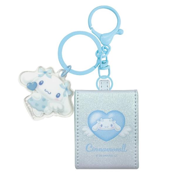 ［商品仕様］スタンドミラーになるので外出先での 身だしなみを整えるのにぴったり♪ 大きなアクリルチャームがゆらゆら揺れてかわいい♪ 【サイズ】約W55×H65×D5mm (キーリング、チャームを含まず) 【素材】 本体：合成皮革 チャーム：...