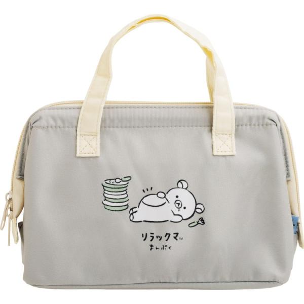 ［商品仕様］ゆるっとしたデザインのリラックマたちをランチタイムにお届け！ランチにちなんだリラックマたちのくすっとする姿に癒されるね♪【サイズ】約160×220×115mm【素材】ポリエステル【仕様】内側：アルミ蒸着シート、メッシュポケット付...