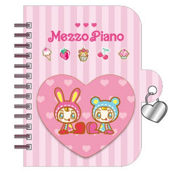 ［商品仕様］【サイズ】約W127×H150×D15mmパッケージ：約W150×H203×D17mm【素材】本体：PVC・紙・スチール／鍵セット：鉄・亜鉛合金【パッケージ入重量】約165g【内容】1冊（本文：25枚）／鍵セット：1個【生産国】...