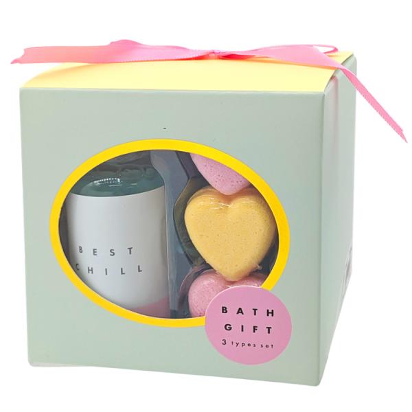 ［商品仕様］入浴剤、ボーディソープ、バスリリーがセットになった実用的なギフトですお子様から大人まで喜ばれる優しい香りのラインナップで、ちょっとした手土産やイベントの景品にもおすすめです【セット内容】?ミルクの香り 10g/個?ミルク香り 6...
