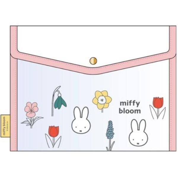 ［商品仕様］ミッフィーが様々なお花に囲まれていてお花の時期が待ち遠しい春らしいさわやかなシリーズ★【サイズ】約W235×H190×D60mm(タグ部分含む)【仕様】表面は透明PVC生地、裏面は色付きPVC生地使用内側にポケット1つ付き【素材...