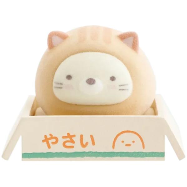 ［商品仕様］すみっコたちがねこに変身？今日はみんなでねこぐらし♪のんびりごろごろ、あなたに癒しをおとどけします。【サイズ】約40×40×35mm【素材】ATBC-PVC【仕様】フロッキー加工【生産国】中国【特長】　ダンボールはとりはずせるよ...