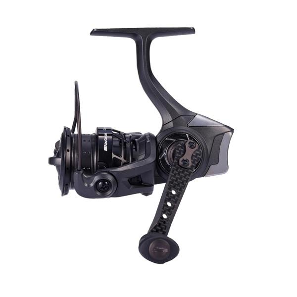ZENON,、REVO、ROXANIと継承された左右非対称コンパクトデザインだけでなくV-Rotor、V-spoolデザインも継承し、C6カーボン、カーボンハンドルを採用した軽量設計リール。釣種・釣法にあわせてドラグワッシャーの組付け順序を...