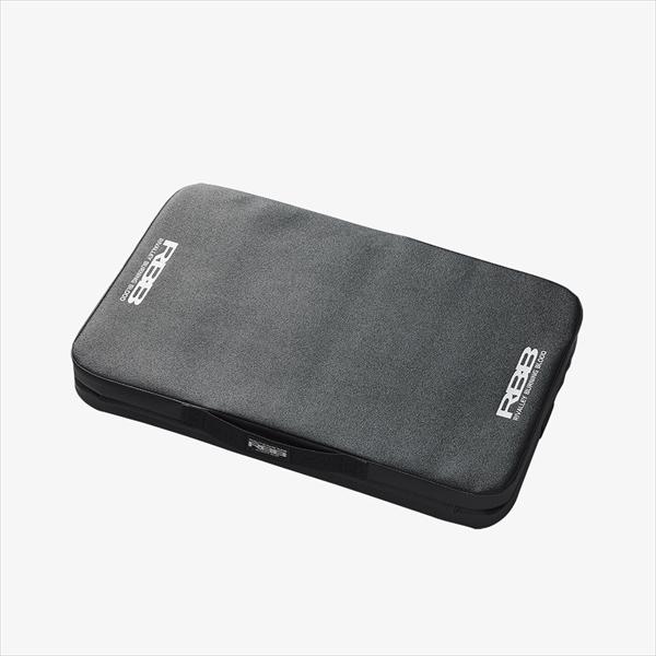 バケットマウス・ドカットなど大型タックルボックス用クッションシート。付属のテープで蓋とクッションを固定大型魚とのメモリアルフォトシーンには汚れ防止の膝シートとして使用可能。BM-5000まで対応。